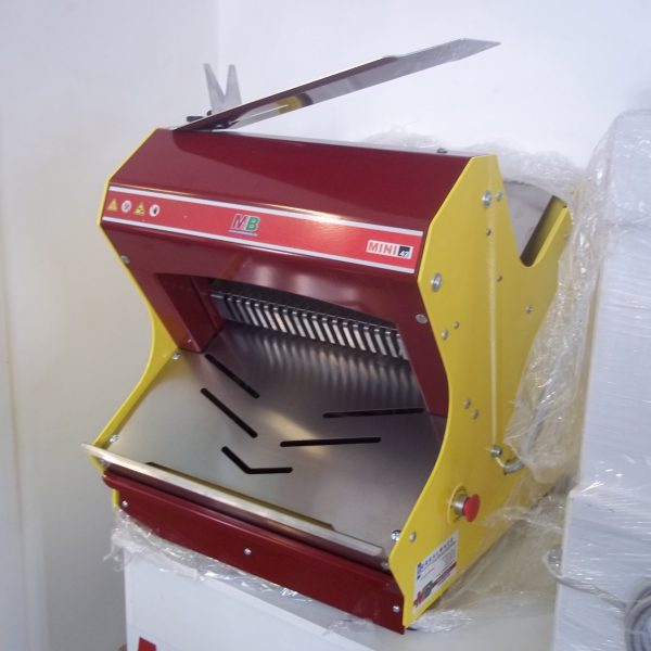 Table top bread slicers